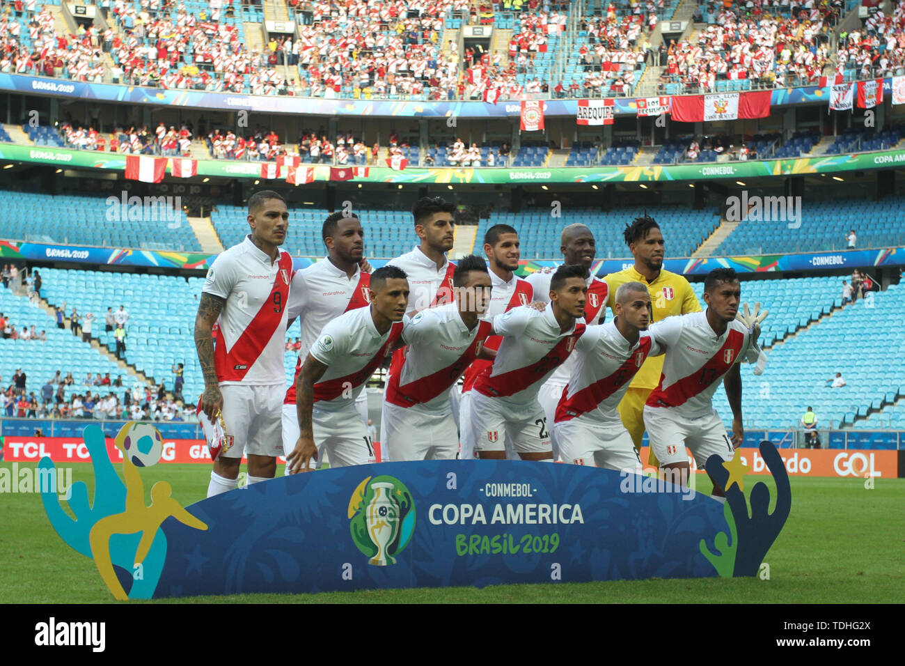 The peru team line up hi-res stock photography and images - Alamy