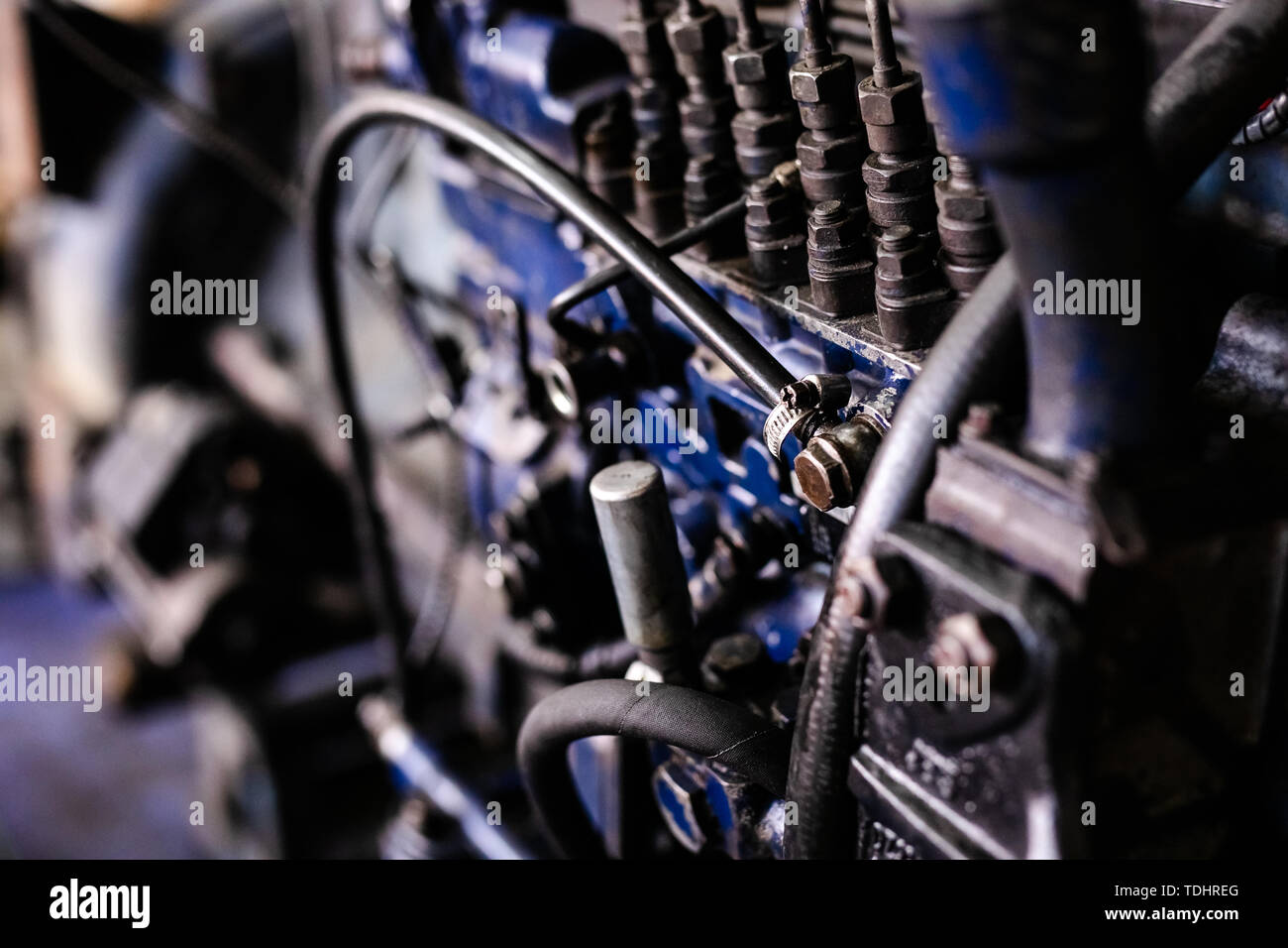 Mechanic opened the locking valve mechanism. Disassemble engine block ...