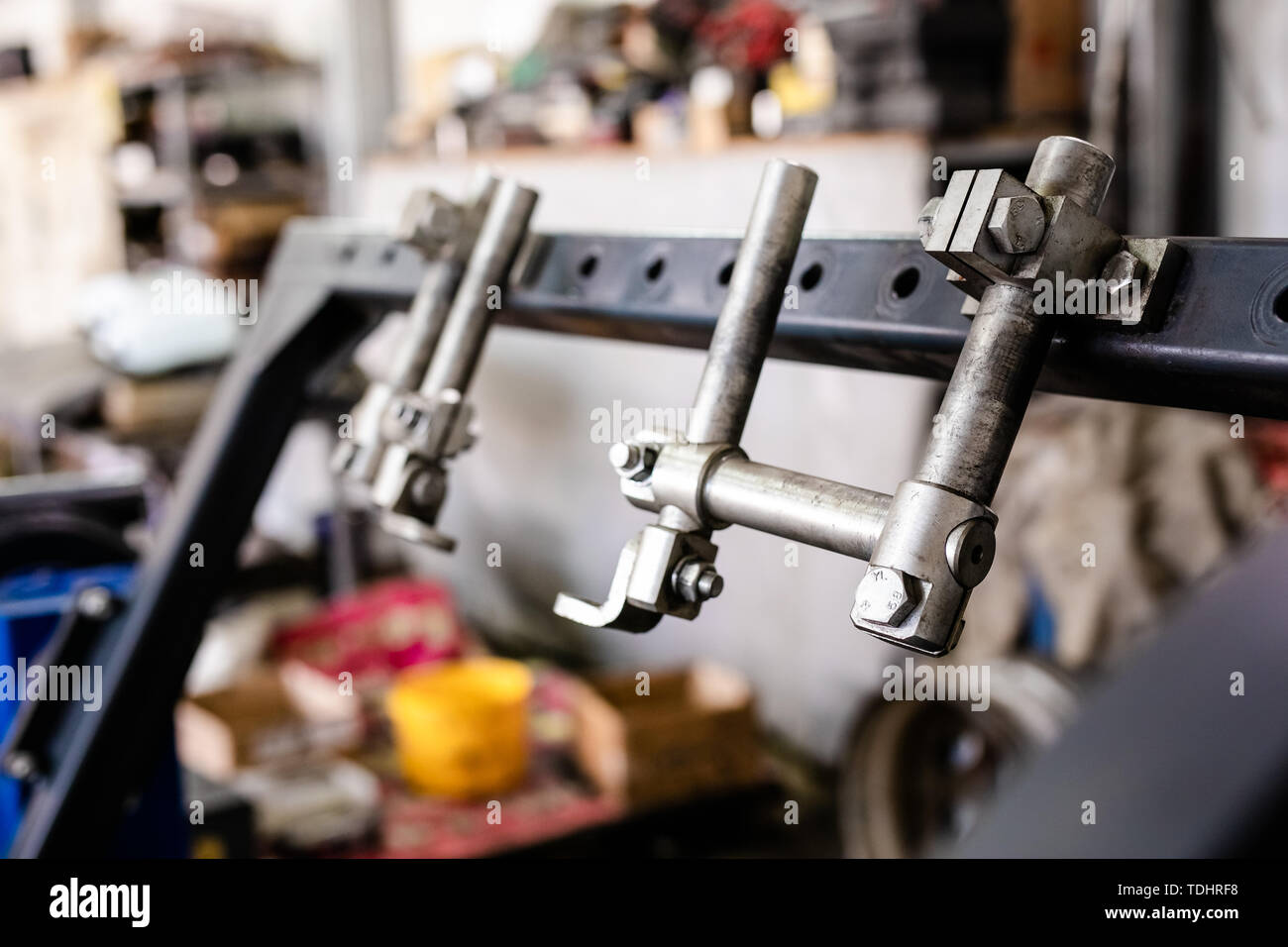 Mechanic opened the locking valve mechanism. Disassemble engine block ...