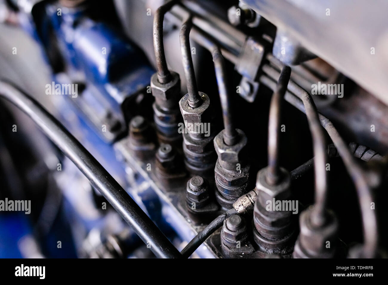 Mechanic opened the locking valve mechanism. Disassemble engine block ...