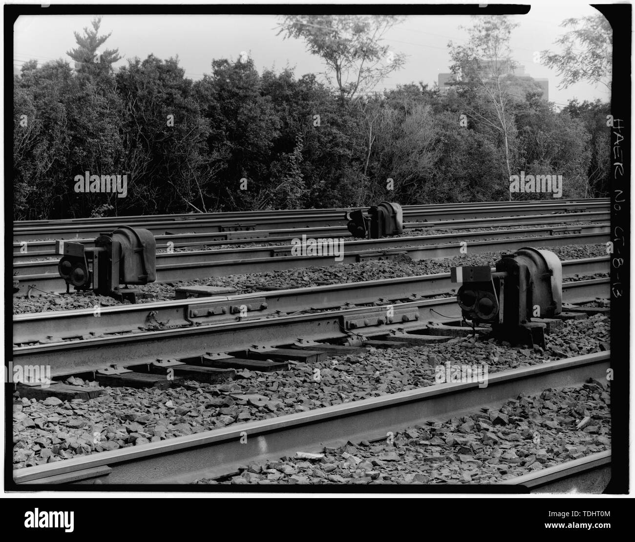OBLIQUE VIEW, THREE DWARF SIGNALS, EAST OF CATENARY BRIDGE 522 - New ...