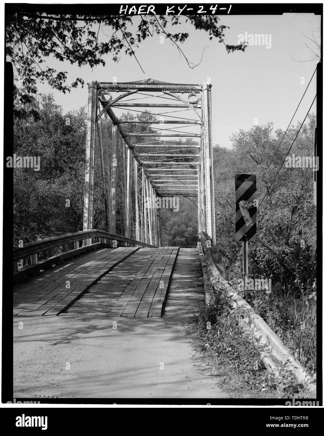 OVERALL VIEW OF BRIDGE, LOOKING FROM THE NORTHEAST - Kentucky Route ...