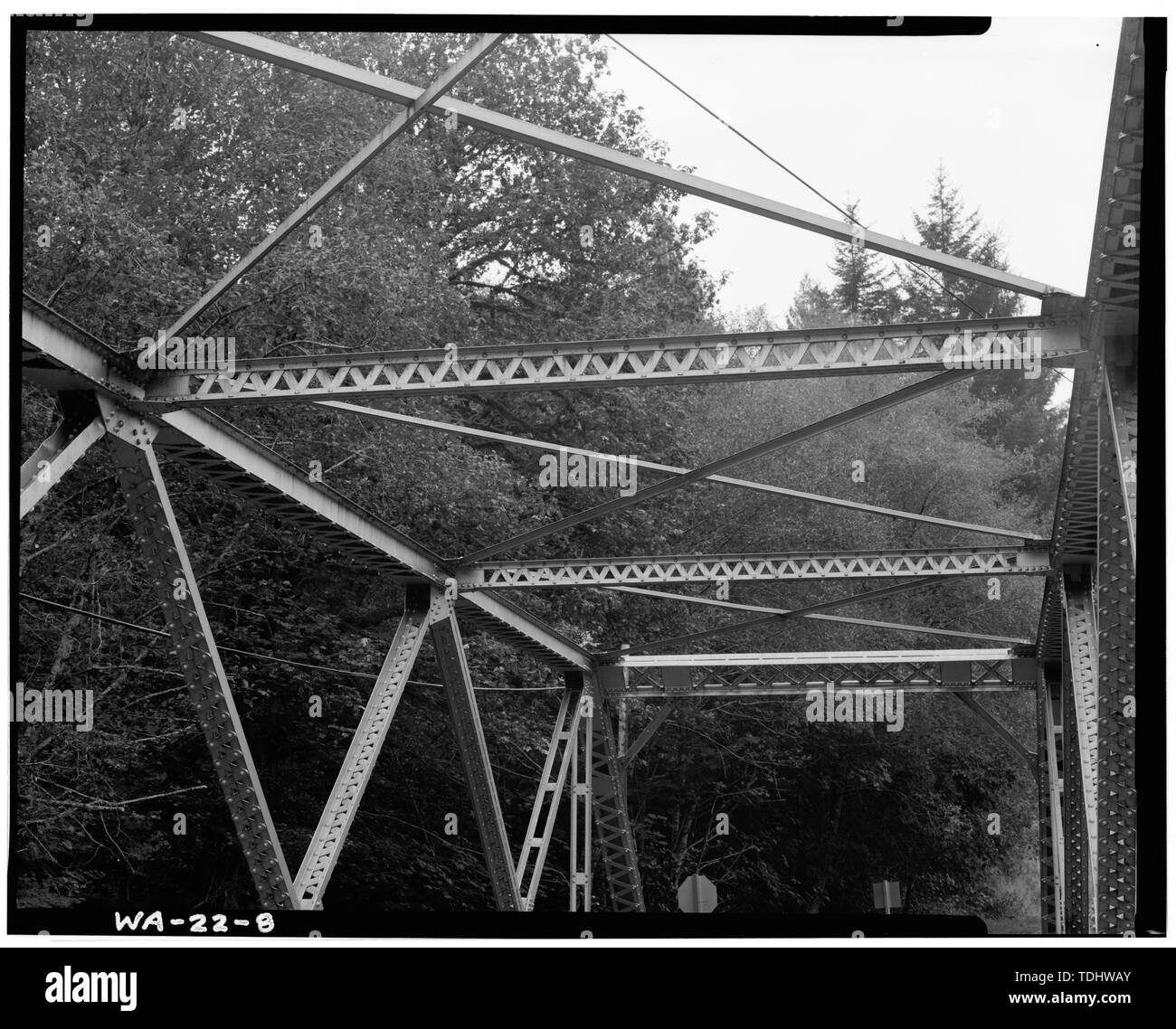 OVERHEAD LATERAL STRUTS AND BRACES BETWEEN UPPER CHORDS - West Wishkah ...