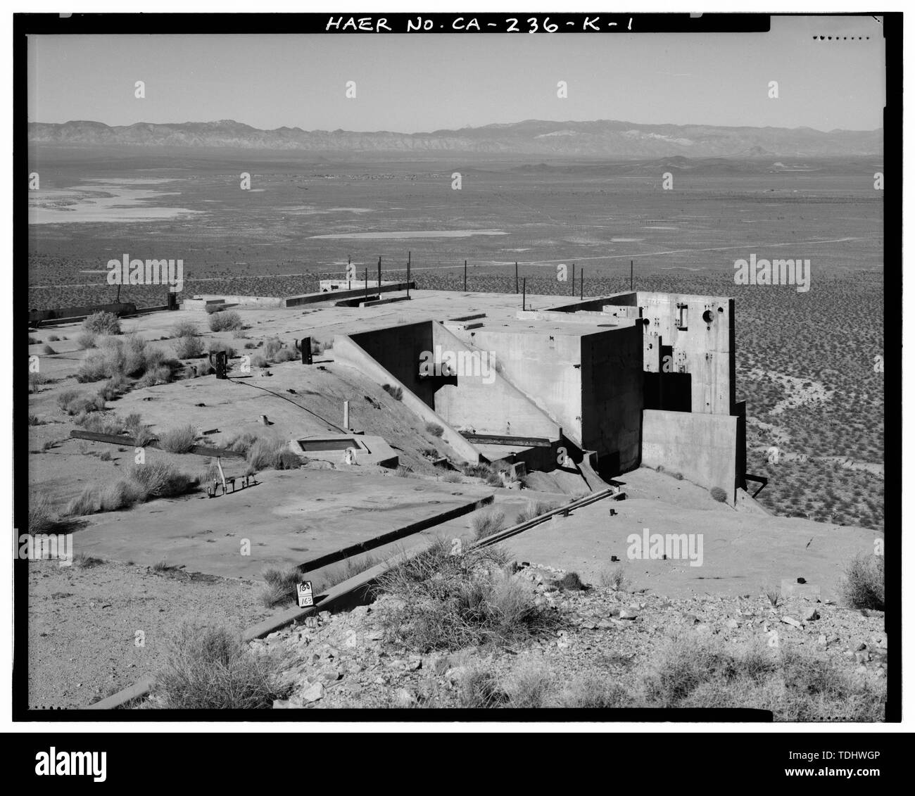 OVERVIEW OF DECK AND EAST ELEVATION. Looking northwest. - Edwards Air ...