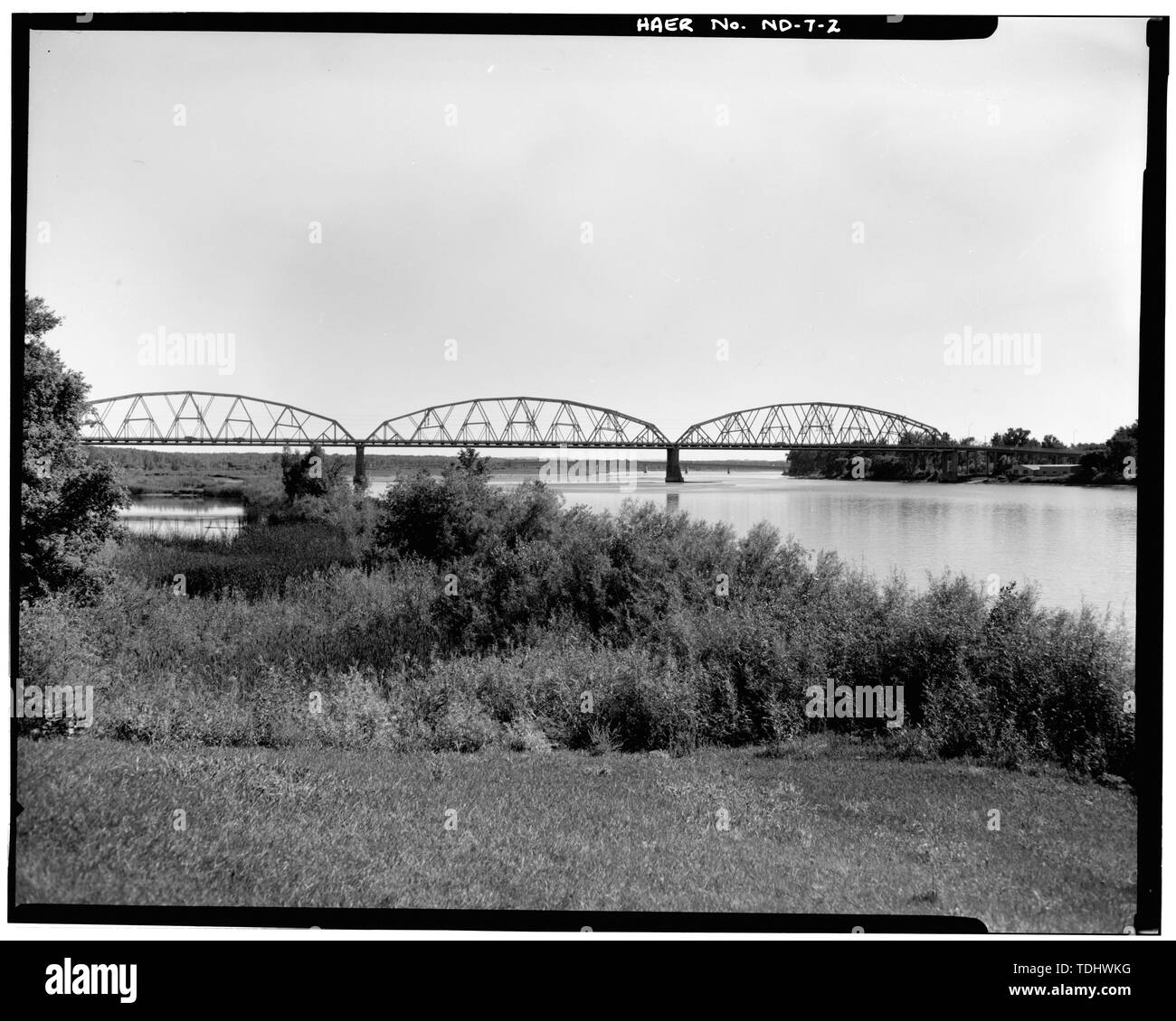 OVERVIEW OF NORTH SIDE OF BRIDGE, LOOKING SOUTH - Liberty Memorial ...