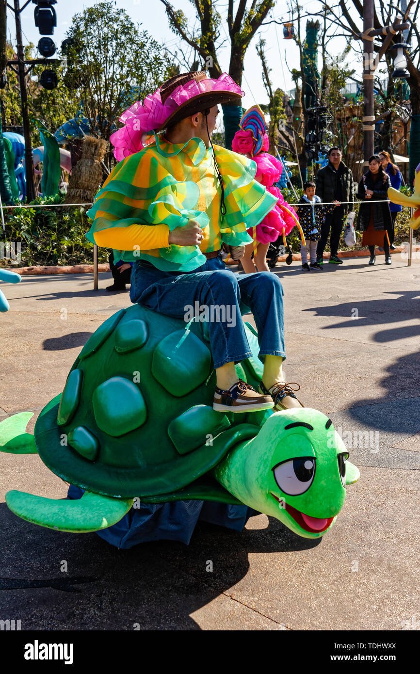 Shanghai Haichang Ocean Park float parade Stock Photo - Alamy