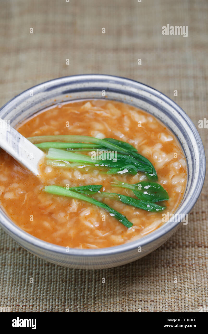 Traditional Chinese snack tomato lumpy soup Stock Photo - Alamy
