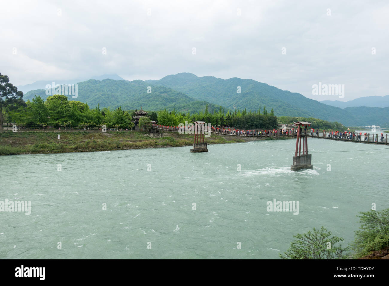 China sichuan dujiangyan bridge hi-res stock photography and images - Alamy