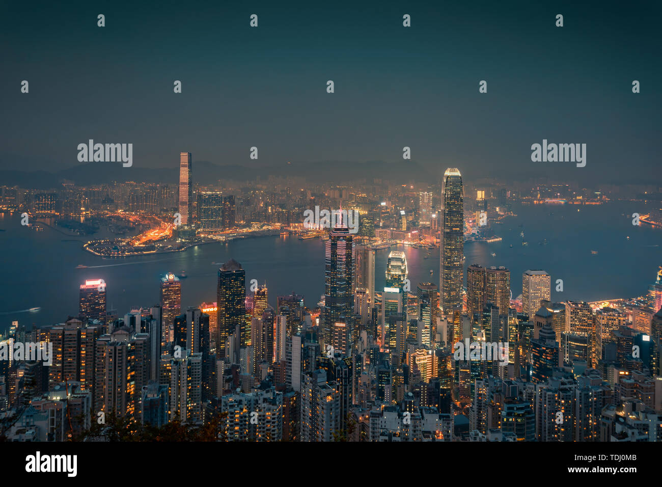 Overlooking the night view of Hong Kong Stock Photo - Alamy