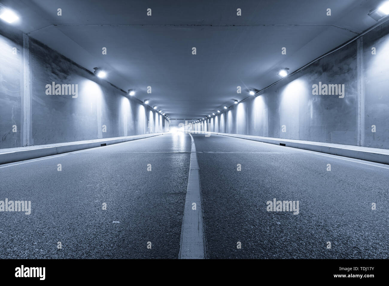 Urban tunnel traffic guide hi-res stock photography and images - Alamy