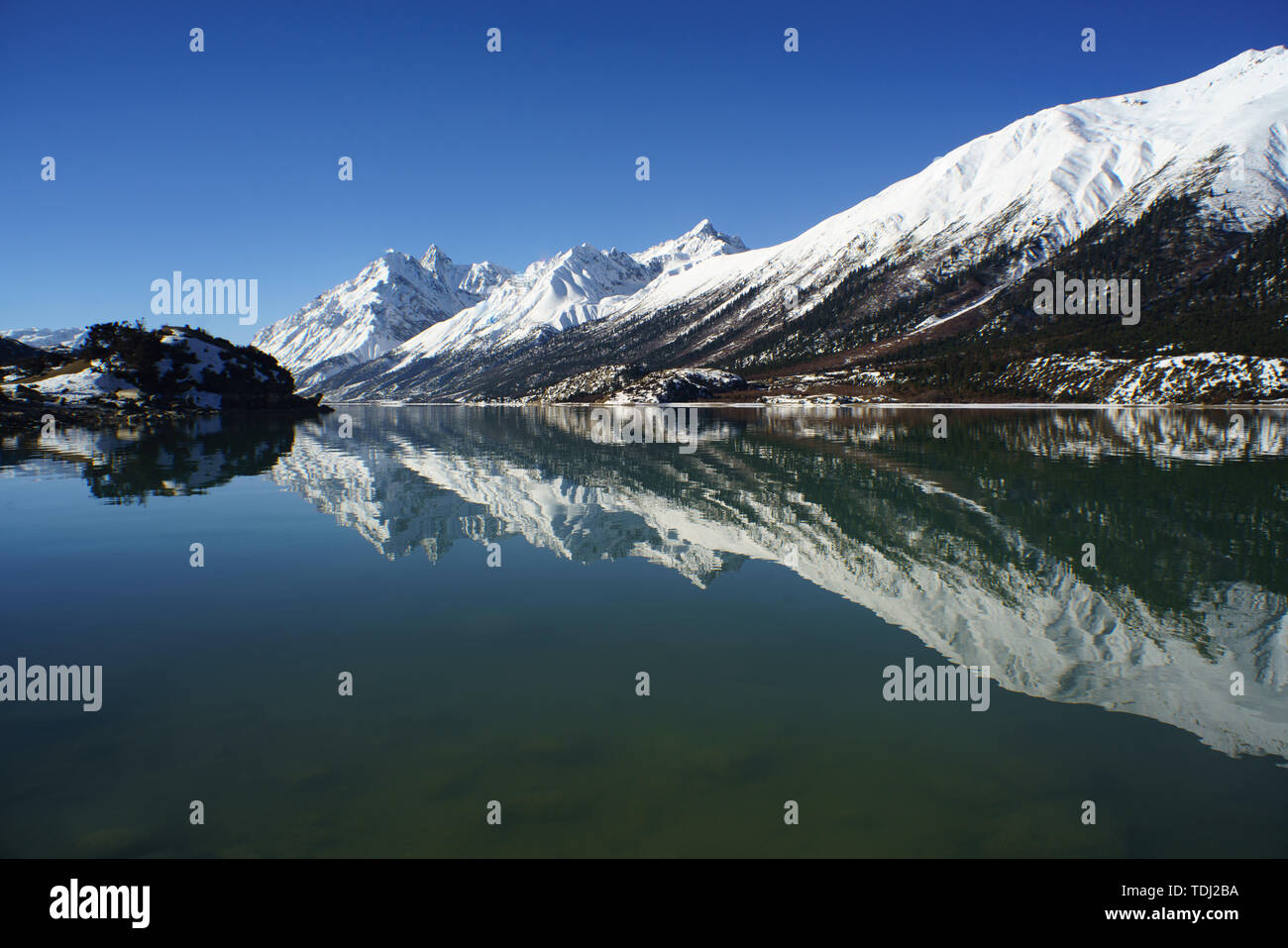 Lianwu lake hi-res stock photography and images - Alamy