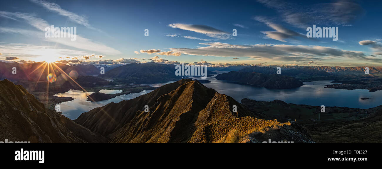 Panorama of Lake Vanaka Stock Photo - Alamy