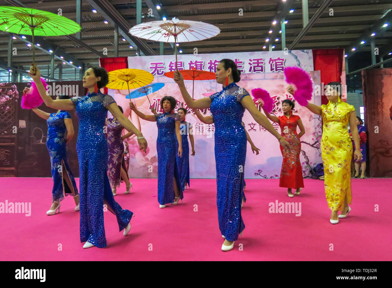 Qipao And Dance High Resolution Stock Photography and Images - Alamy