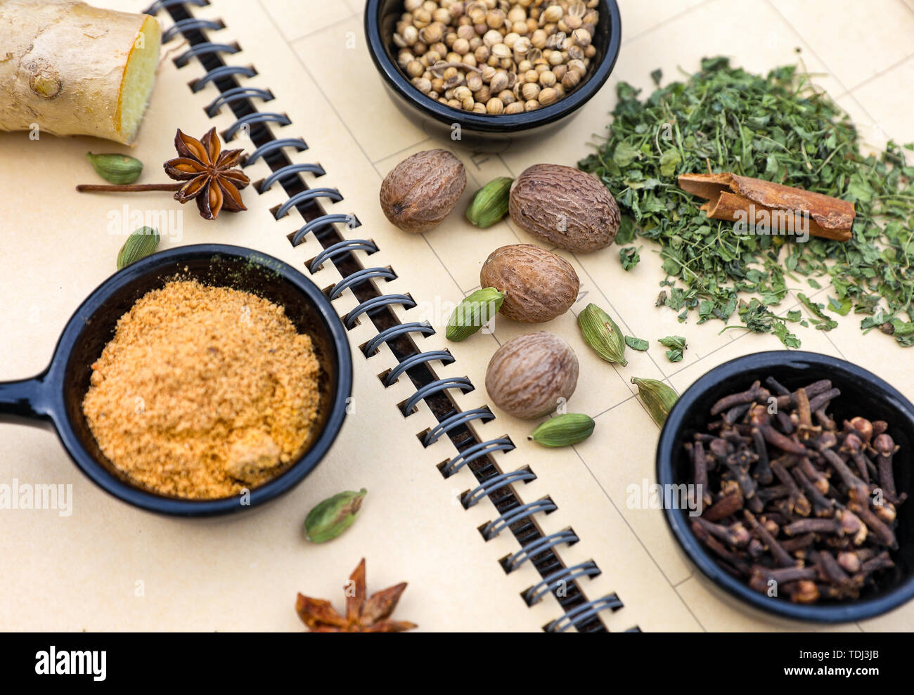 Octagon spice hi-res stock photography and images - Alamy