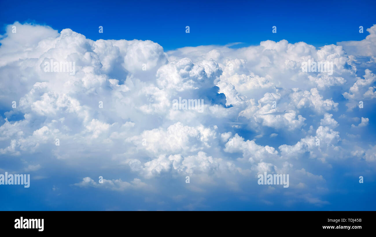 Cloudy weather definition hi-res stock photography and images - Alamy