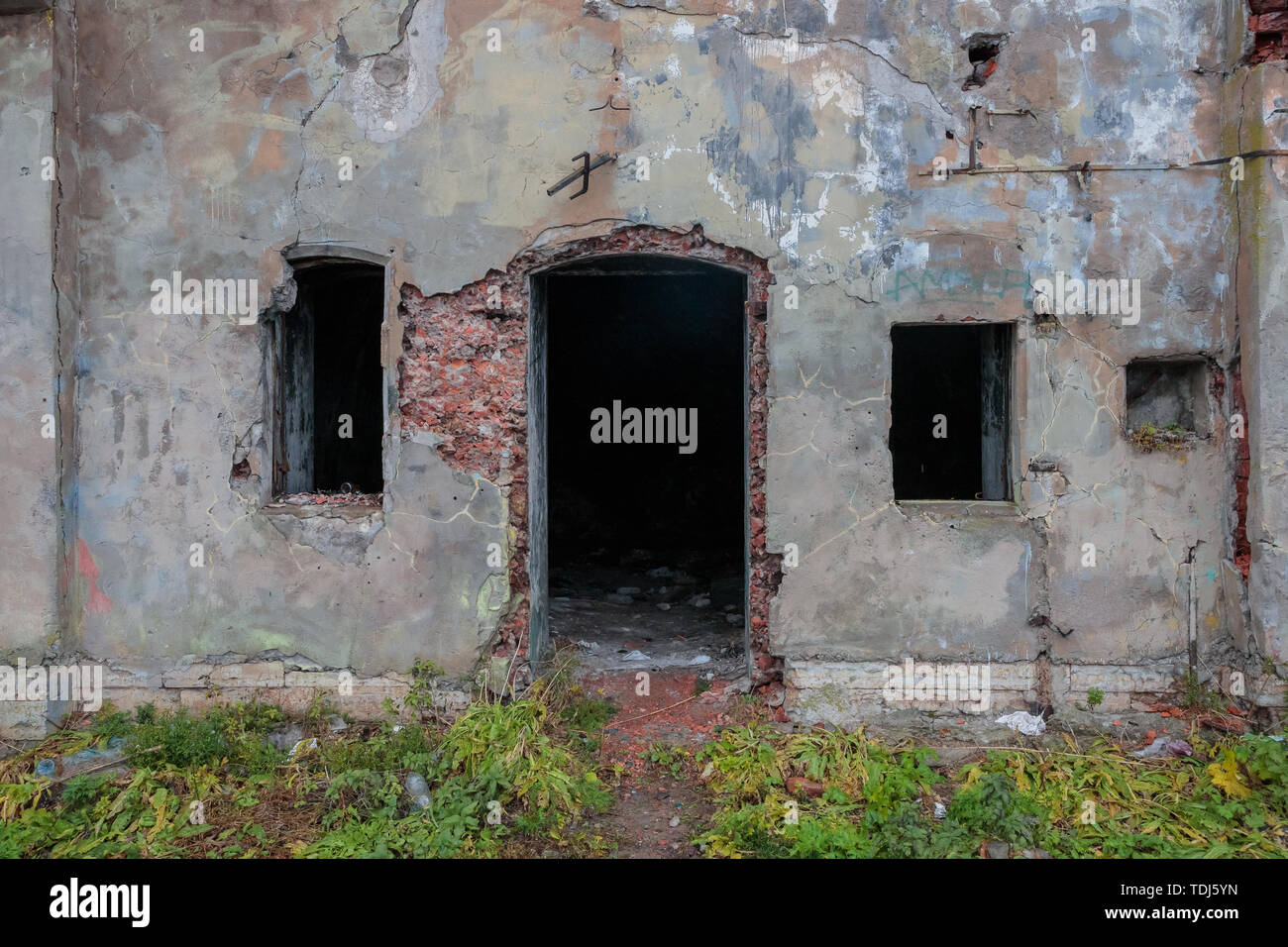 old and broken architecture of the first north fort Stock Photo - Alamy