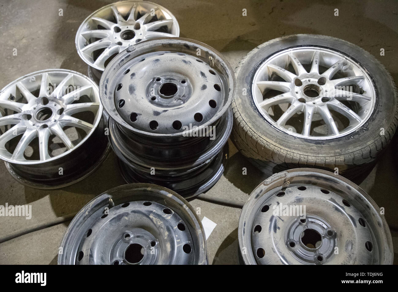 Wheels on car hi-res stock photography and images - Alamy