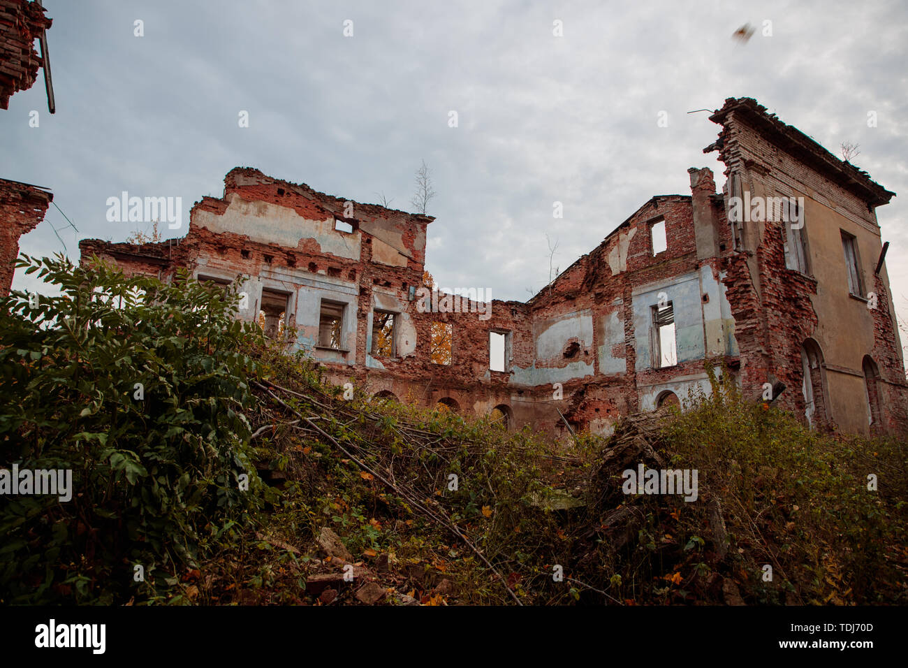old and ruined building in the daytime Stock Photo - Alamy