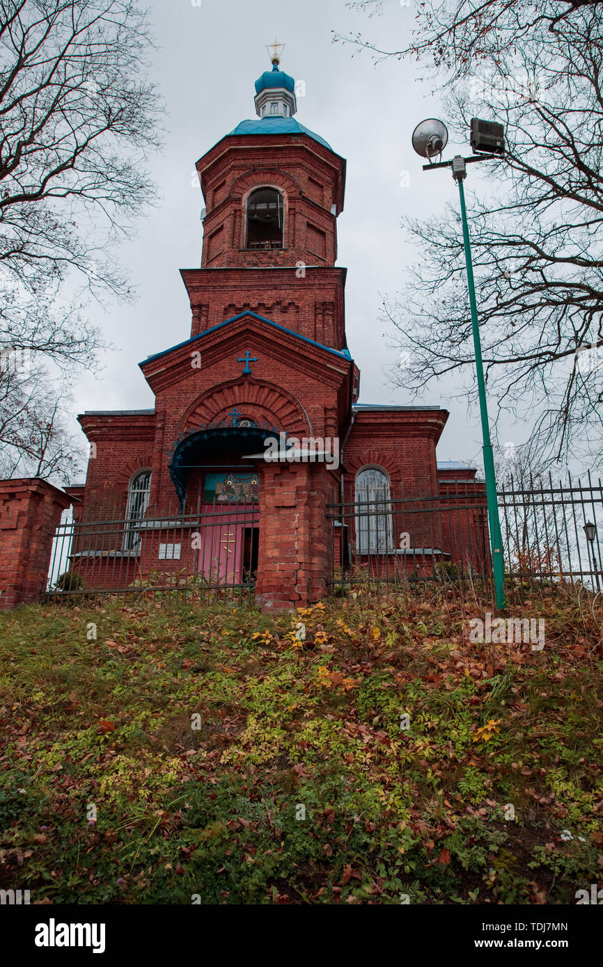 Brick church building hi-res stock photography and images - Alamy