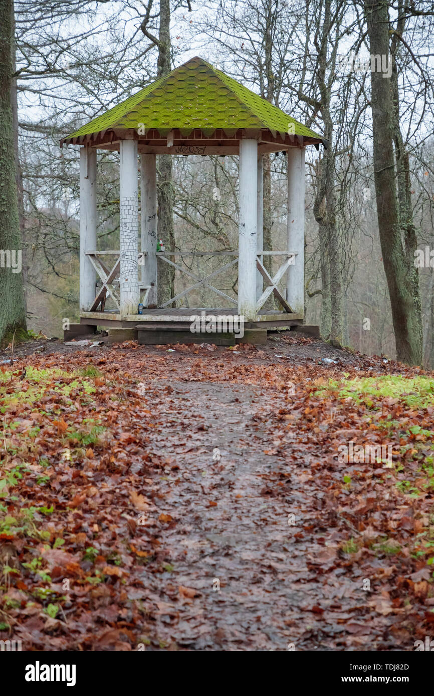 Gazebo in the forest hi-res stock photography and images - Alamy