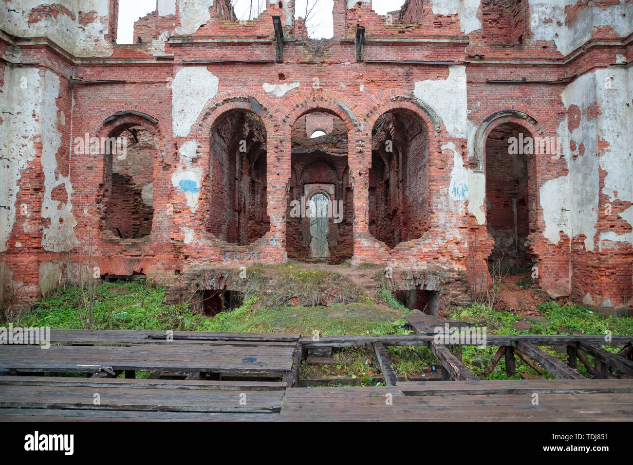 old and ruined building in the daytime Stock Photo - Alamy