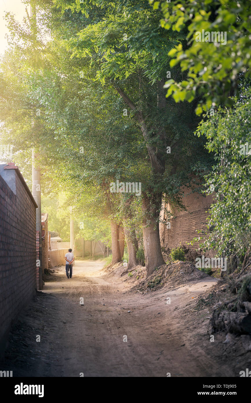 Country alleys hi-res stock photography and images - Alamy