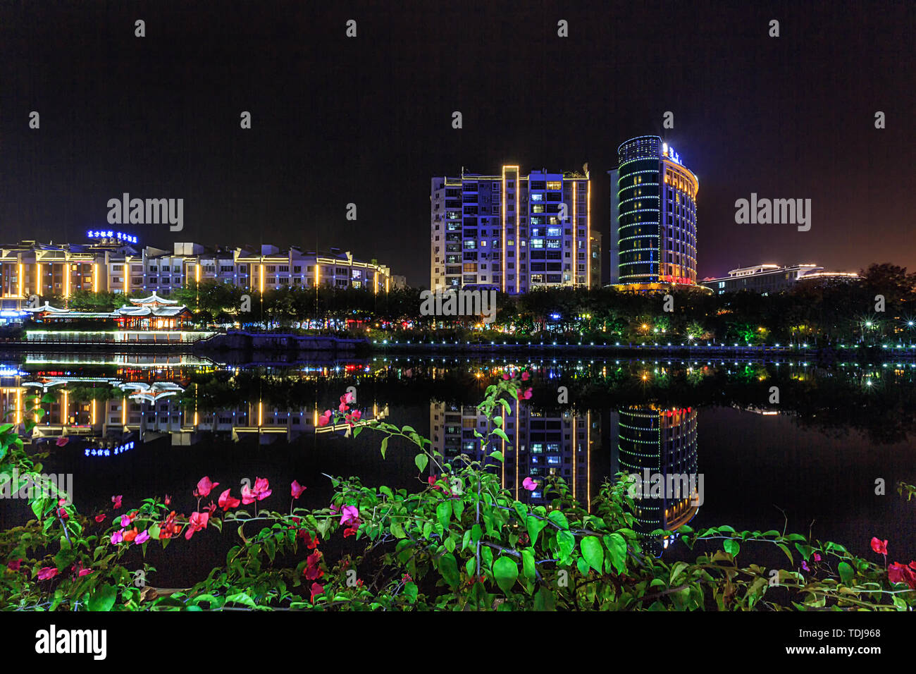 Mengshan, Mei River, night view, West Battery, wind and rain bridge ...