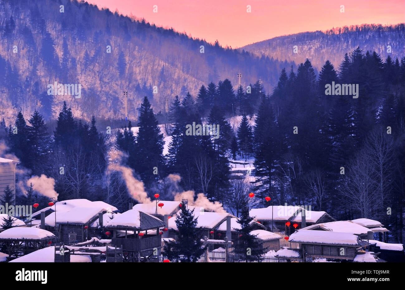 Chinas landscapes hi-res stock photography and images - Alamy