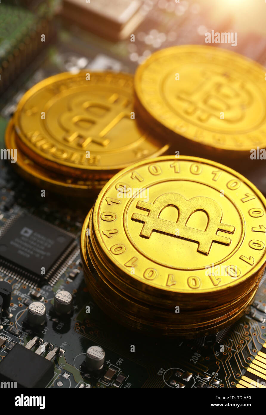 Bitcoins and circuit board hi-res stock photography and images - Alamy