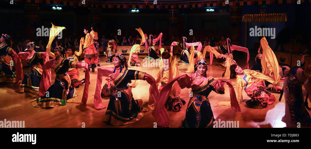 Tibetan song and dance Stock Photo - Alamy