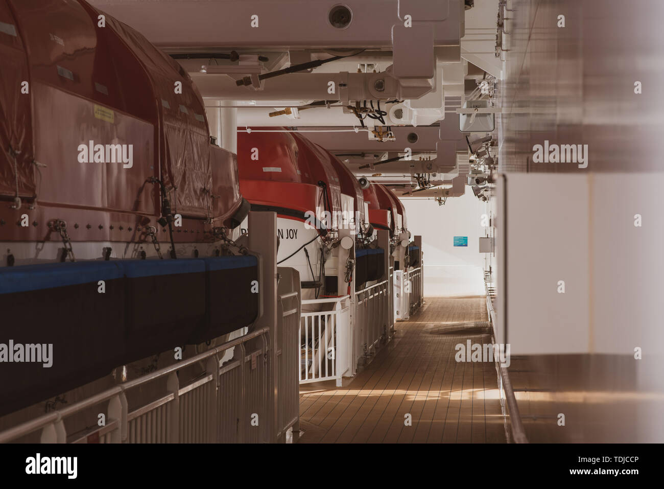 Escape pod hi-res stock photography and images - Alamy