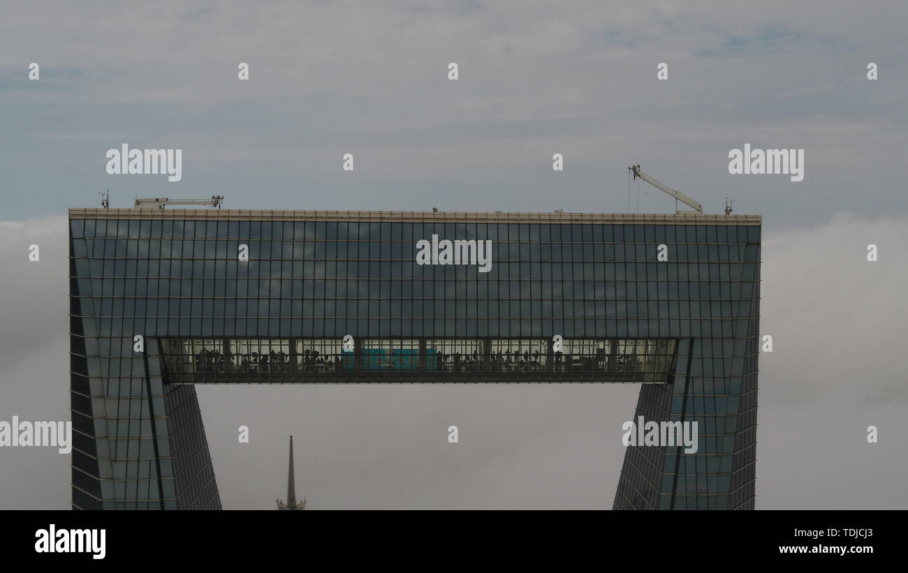 Shanghai global financial center building hi-res stock photography and ...