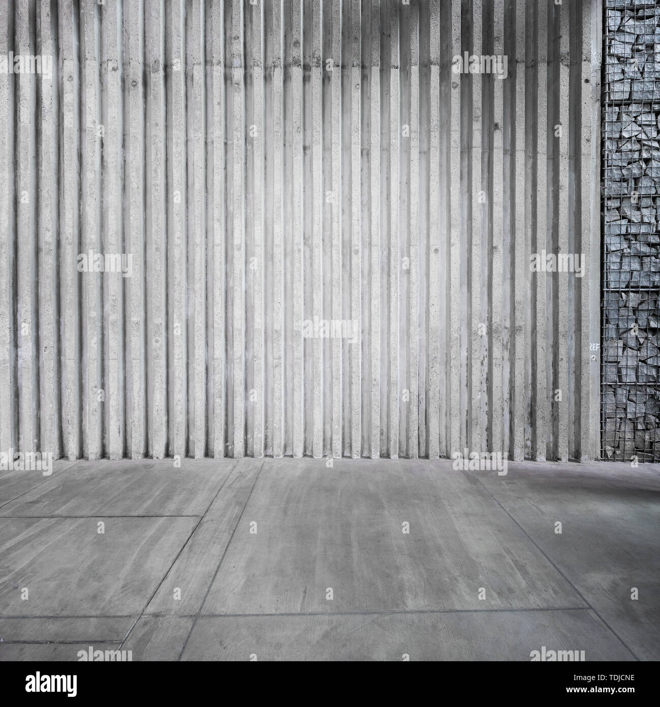 Red_wall hi-res stock photography and images - Alamy