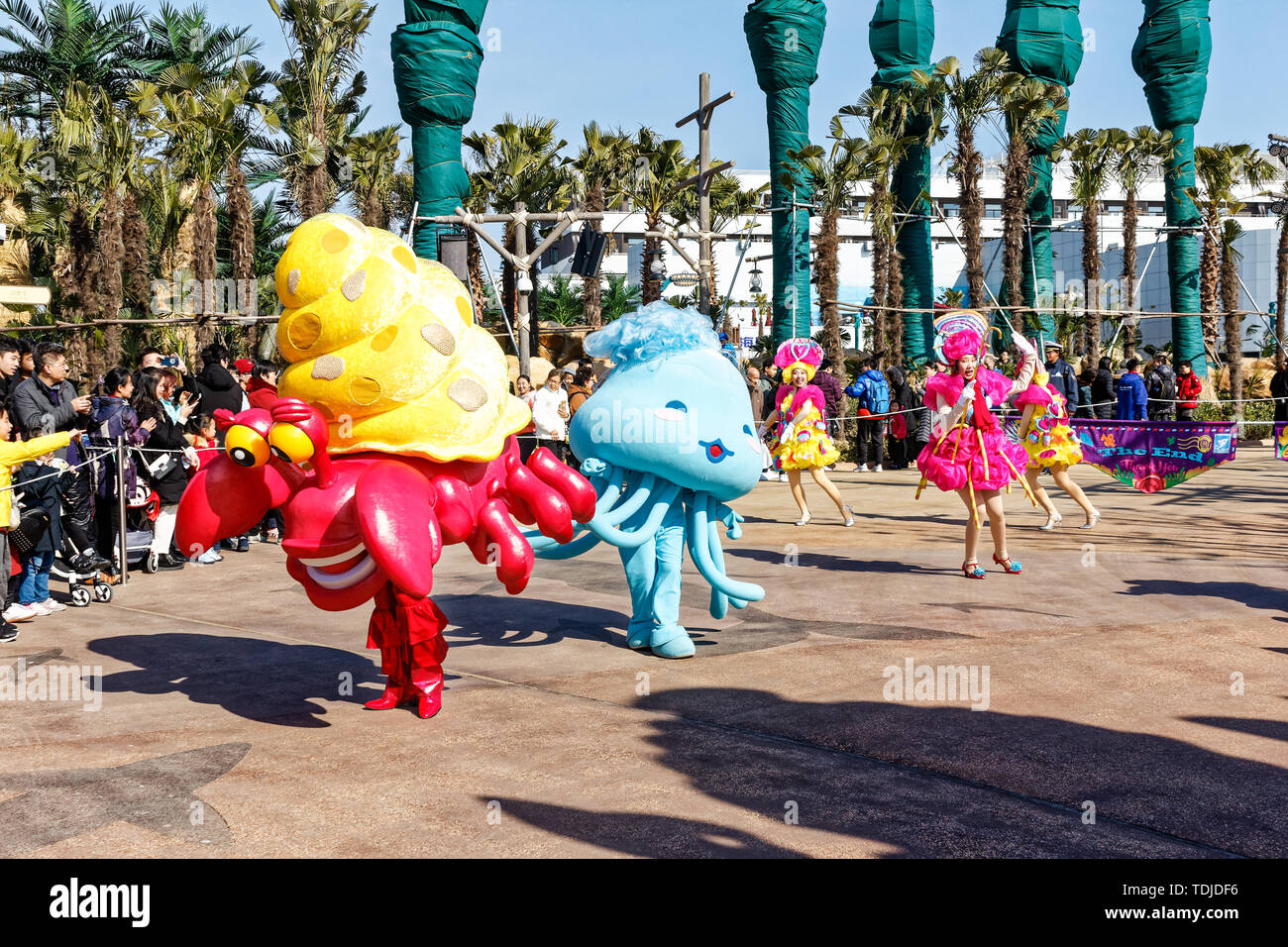 Shanghai Haichang Ocean Park float parade Stock Photo - Alamy