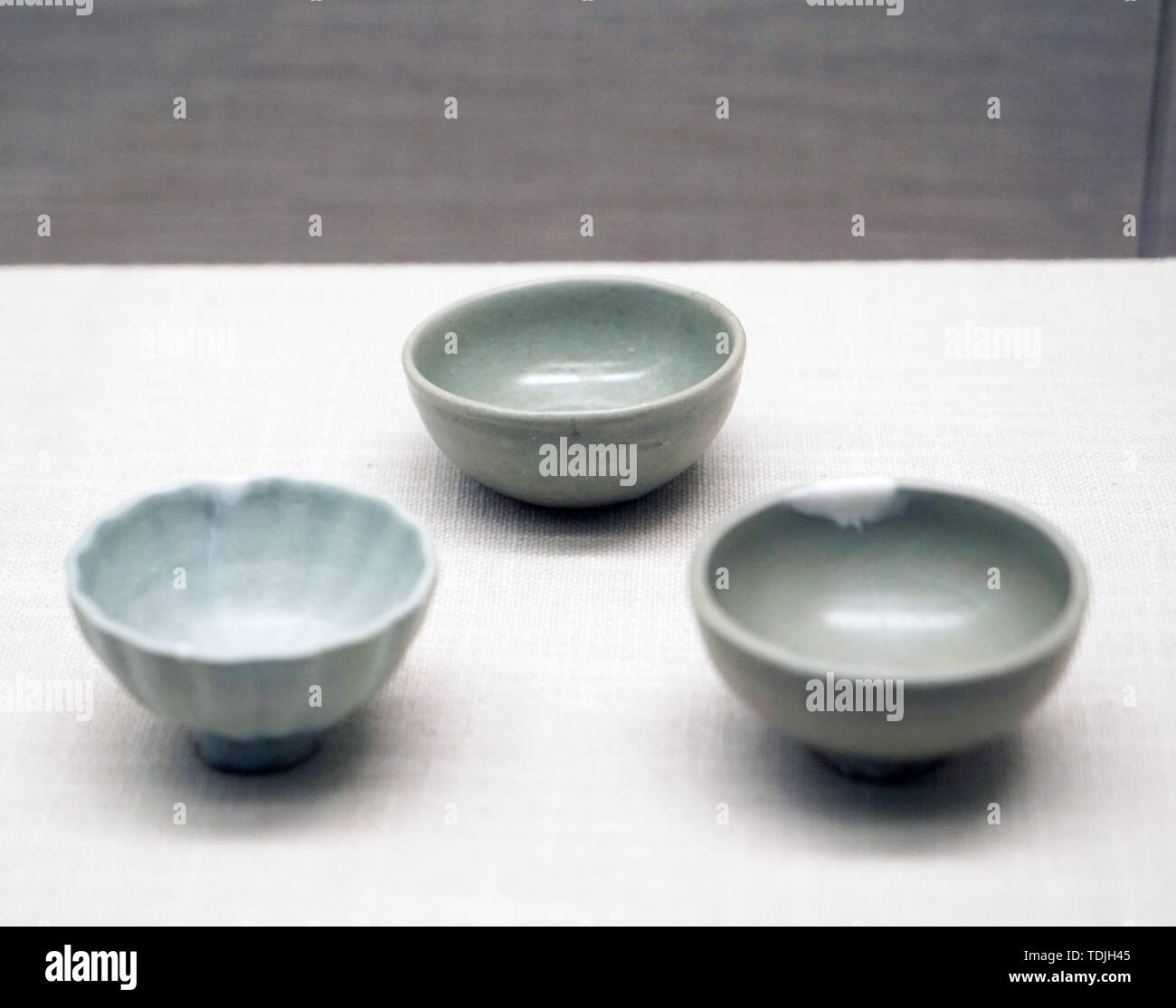 Ming Dynasty porcelain Stock Photo - Alamy