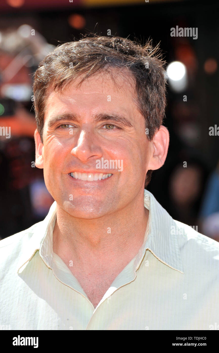 LOS ANGELES, CA. March 08, 2008: Steve Carrell at the world premiere of ...