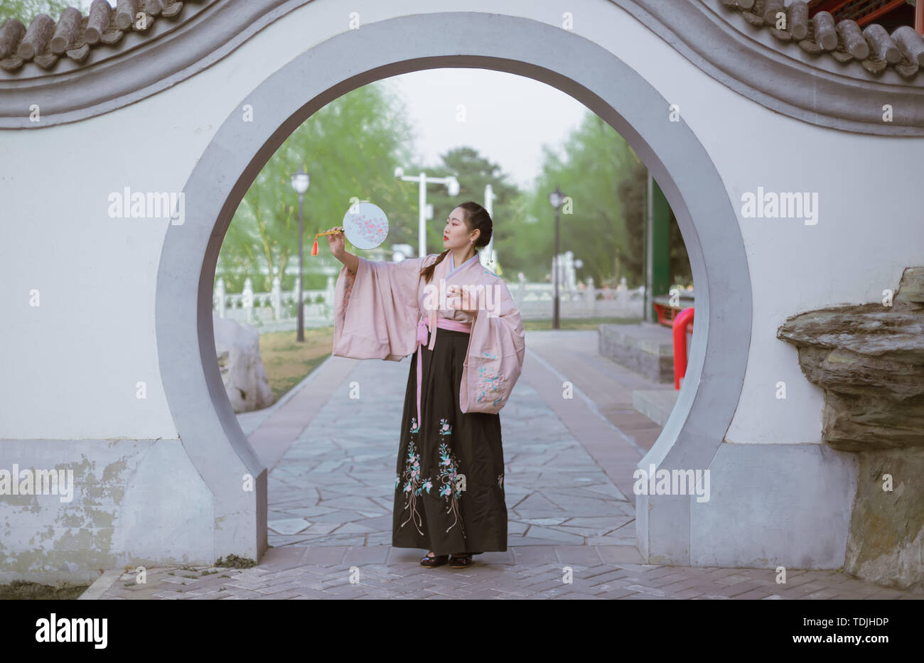 Tao Ran-ting Chinese clothes Stock Photo - Alamy