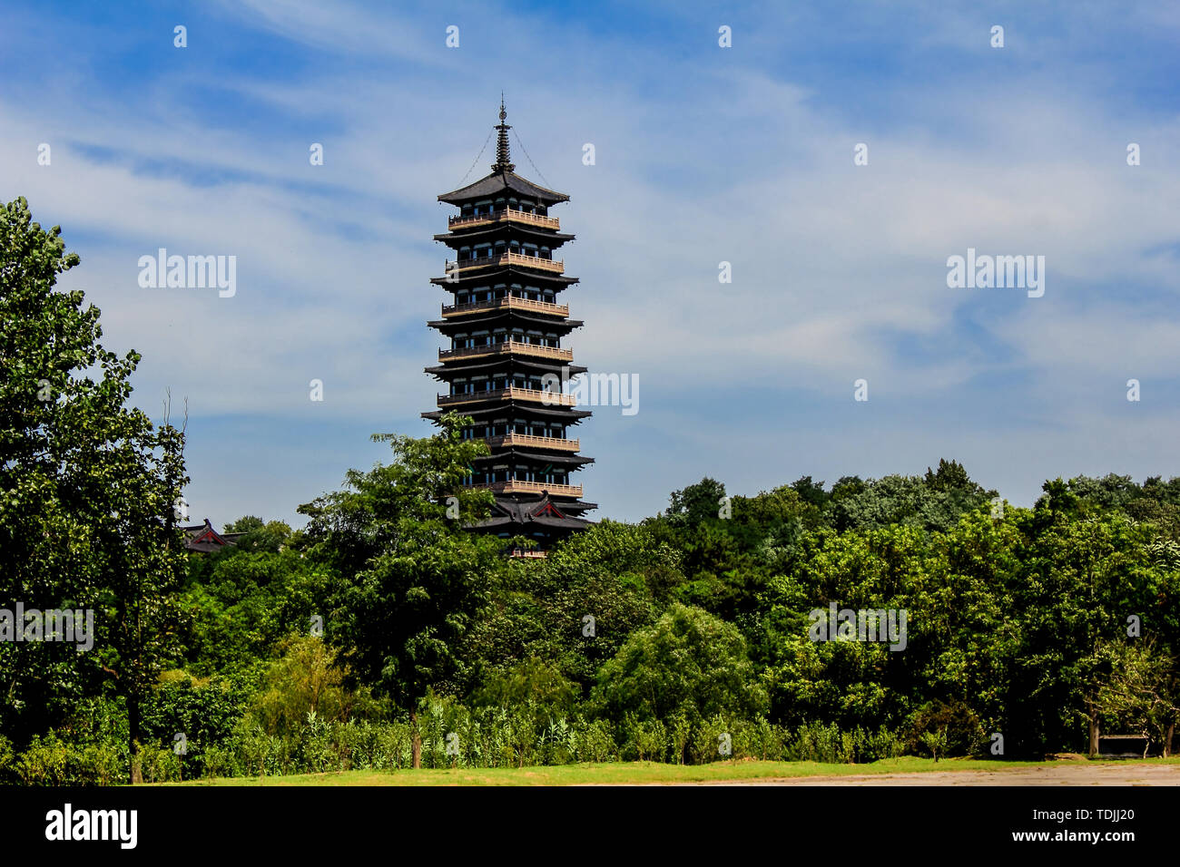 Yangzhou temple hi-res stock photography and images - Alamy