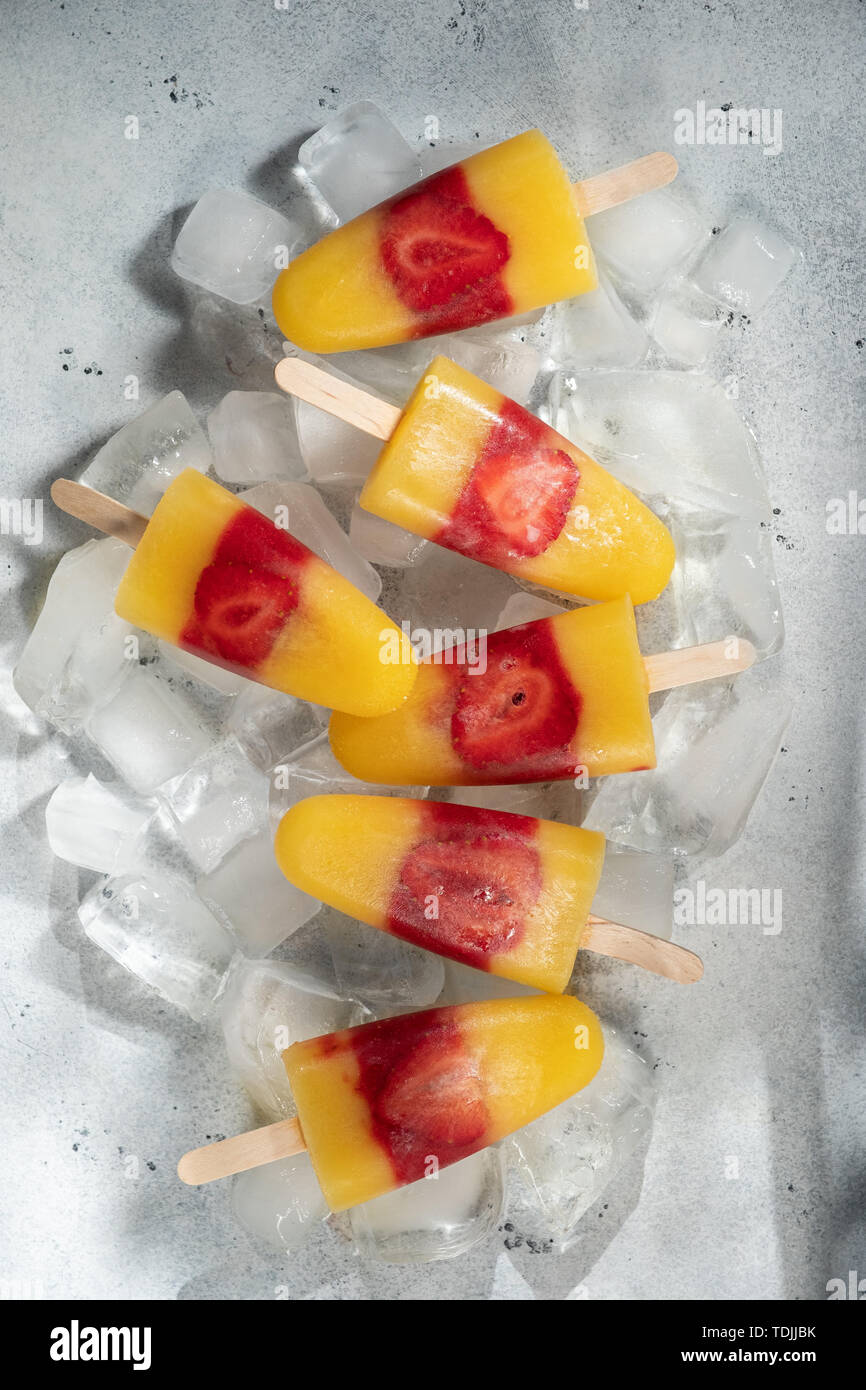 Peach and mango ice cream hi-res stock photography and images - Alamy
