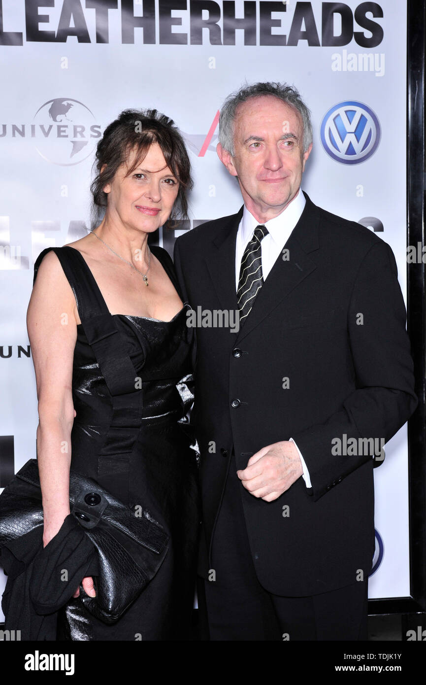 LOS ANGELES, CA. March 31, 2008: Jonathan Pryce & date at the world ...