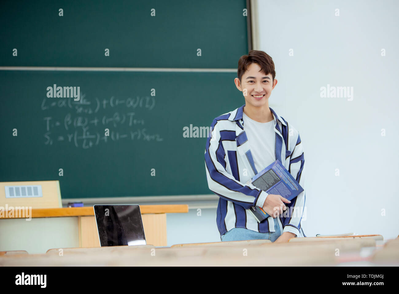 China computer class students hi-res stock photography and images - Alamy