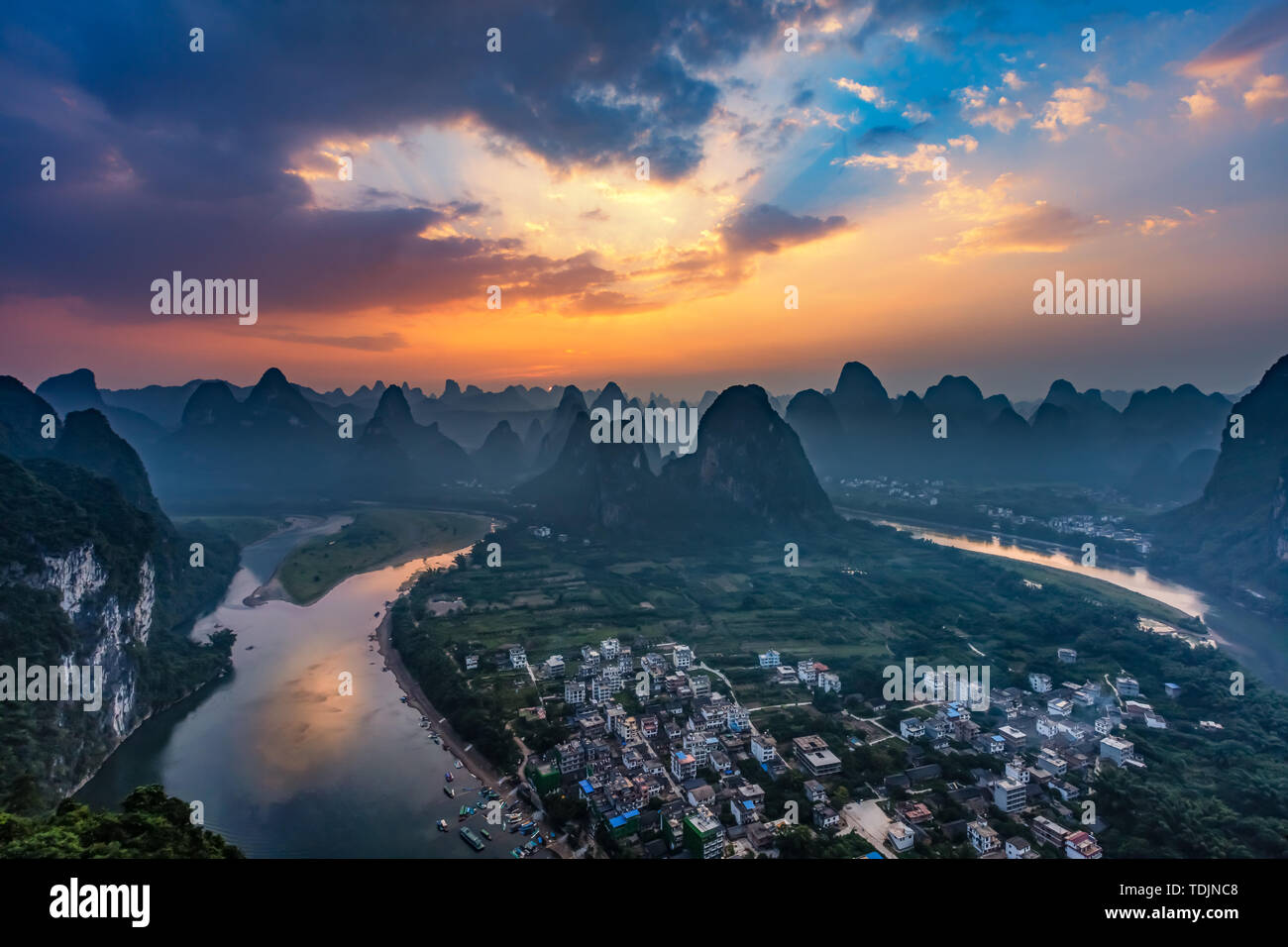Laozhai mountains hi-res stock photography and images - Alamy