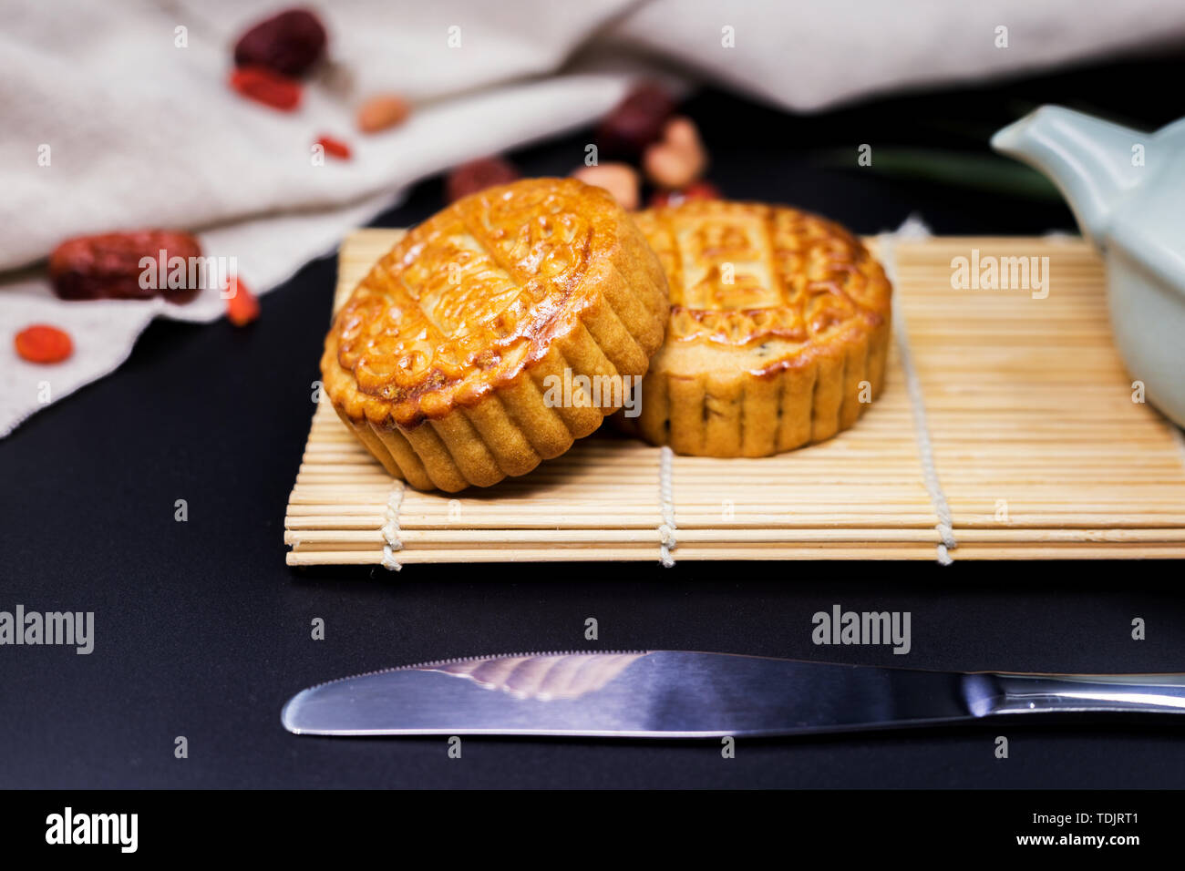 Chinese traditional cuisine Mid-Autumn Festival moon cake tea set Stock ...