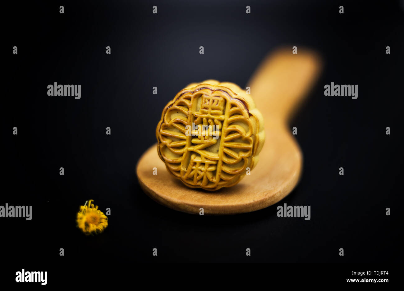 Chinese traditional cuisine Mid-Autumn Festival moon cake tea set Stock ...