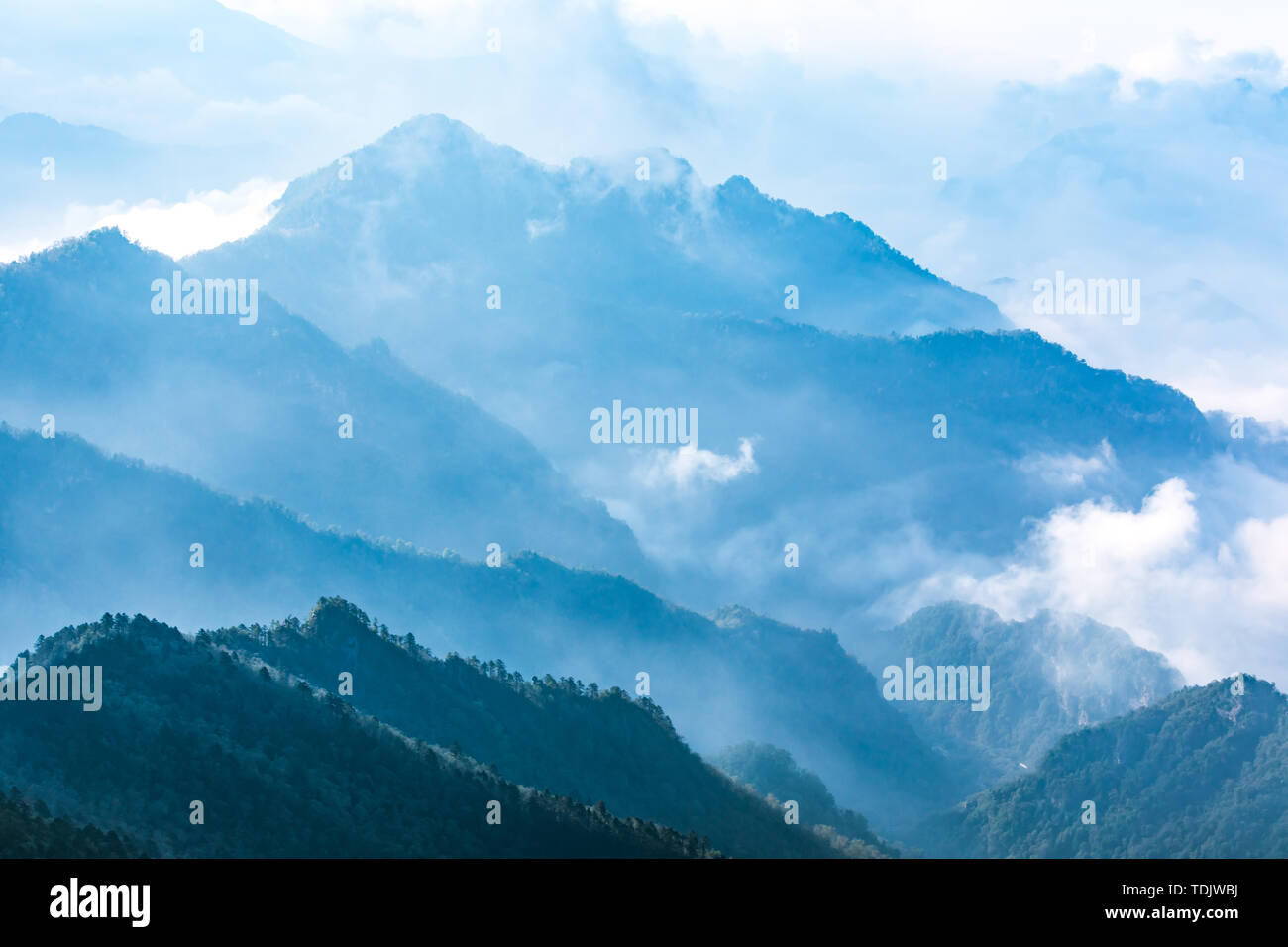 The magnificent scenery of Taibai Mountain in Qinling, Shaanxi Province ...
