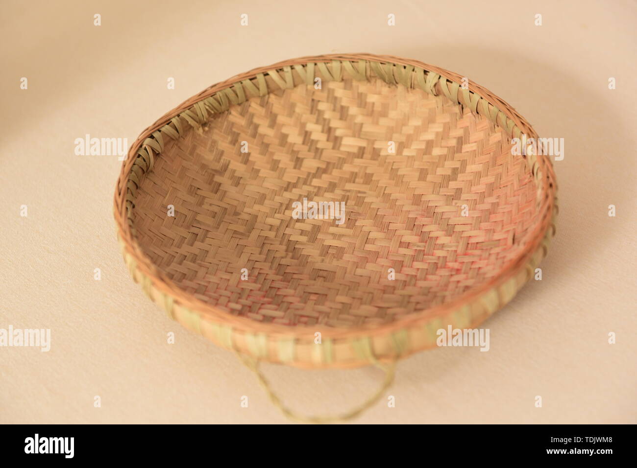 Bamboo dustpan hi-res stock photography and images - Alamy