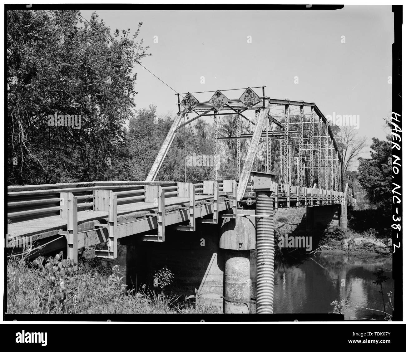 OBLIQUE VIEW OF BRIDGE, FROM SOUTHWEST - Berry Hill Bridge, Spanning ...