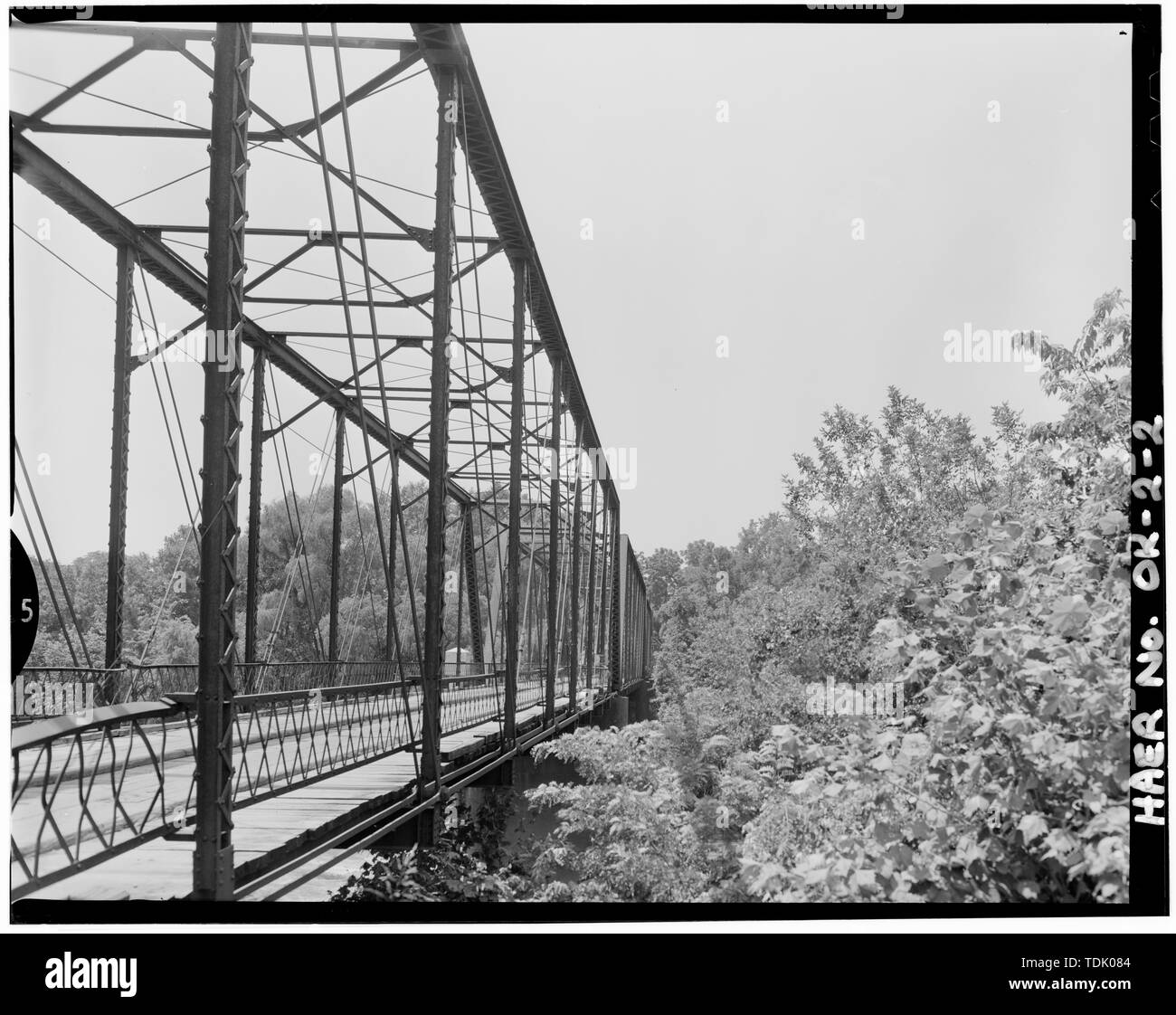 OBLIQUE VIEW OF BRIDGE, LOOKING SOUTH-SOUTHEAST - Bridge over Bird ...