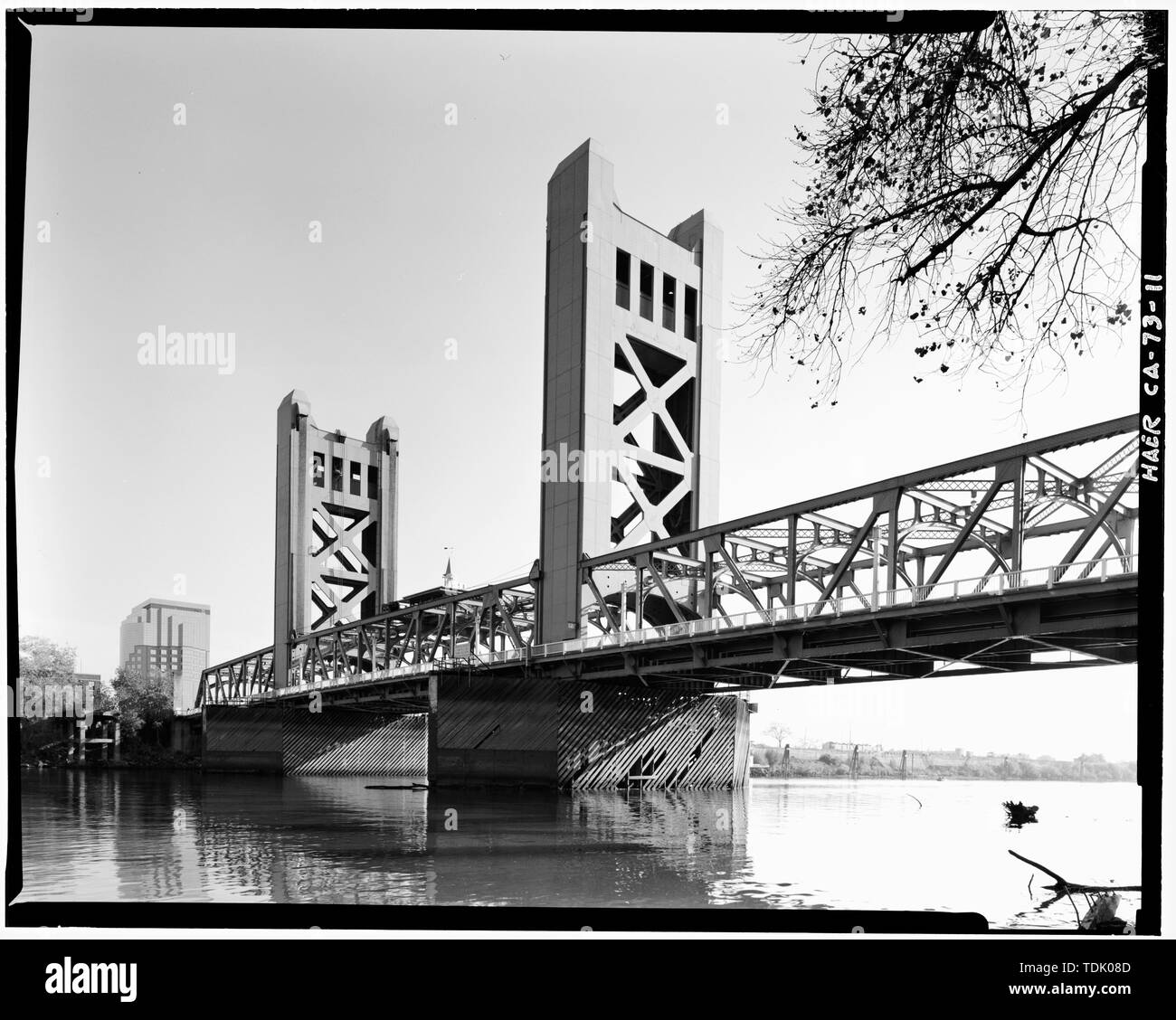 OBLIQUE VIEW OF BRIDGE, LOOKING SOUTHEAST OF UPSTREAM SIDE OF BRIDGE ...