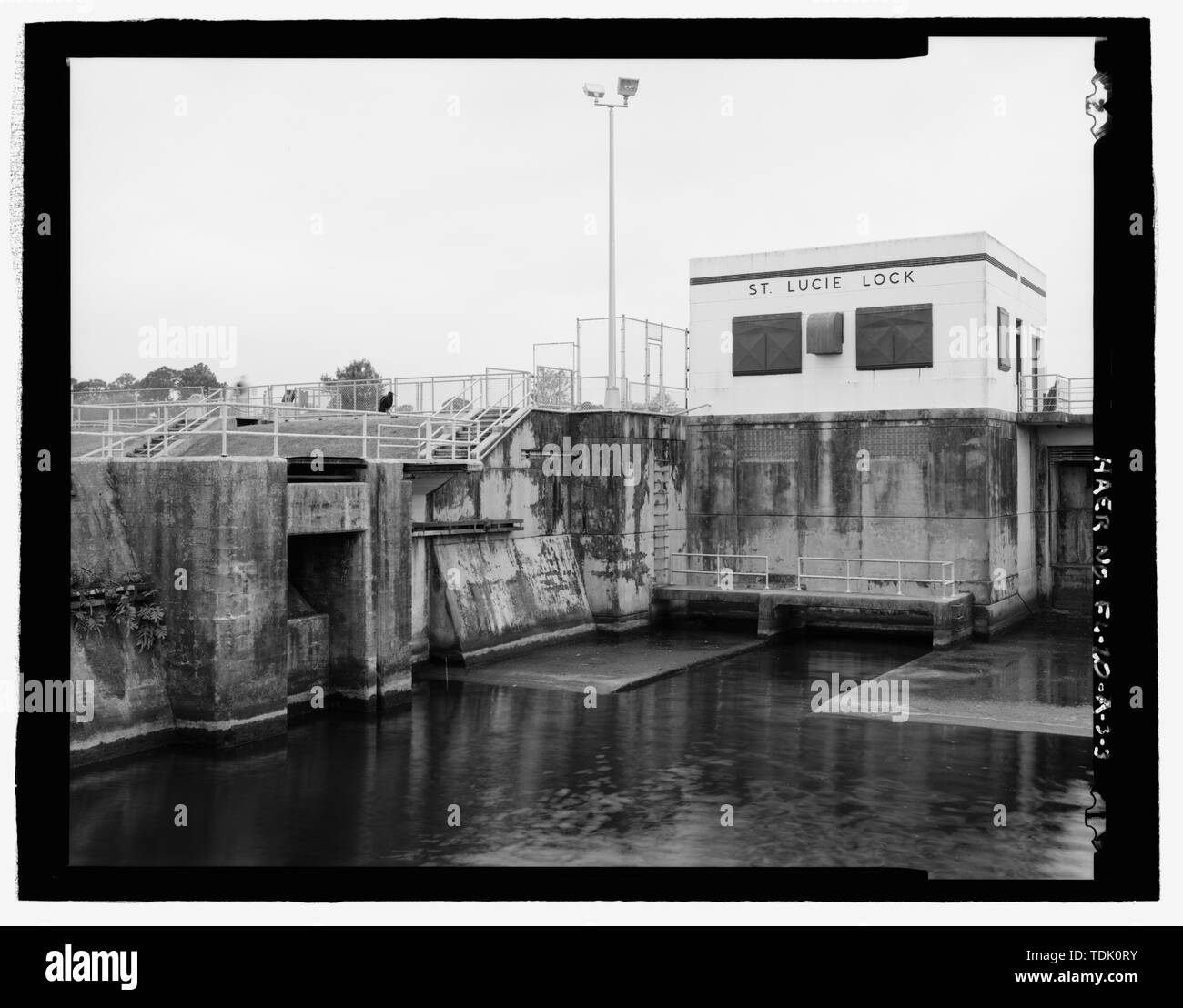 OBLIQUE VIEW OF NORTHWEST SIDE OF HYDROELECTRIC POWER HOUSE AND ...